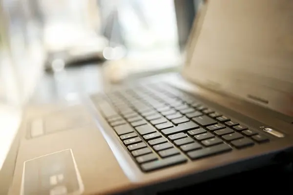 Why is a computer so smart? - Funny Snails